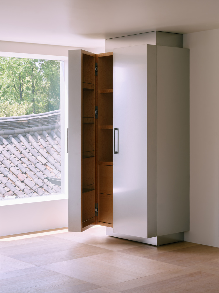 Verish Anguk Flagship Store by Studio Tama