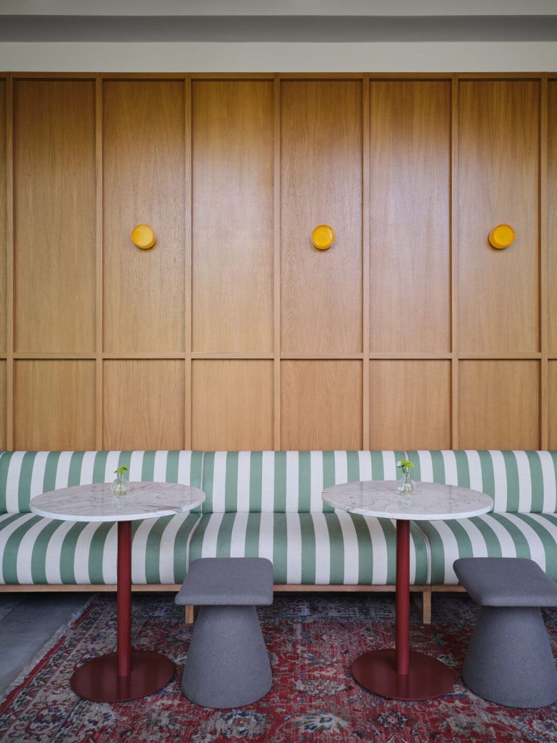 » Aqqu Central Café by Alena Krasatulinа and Vladislav Churikov