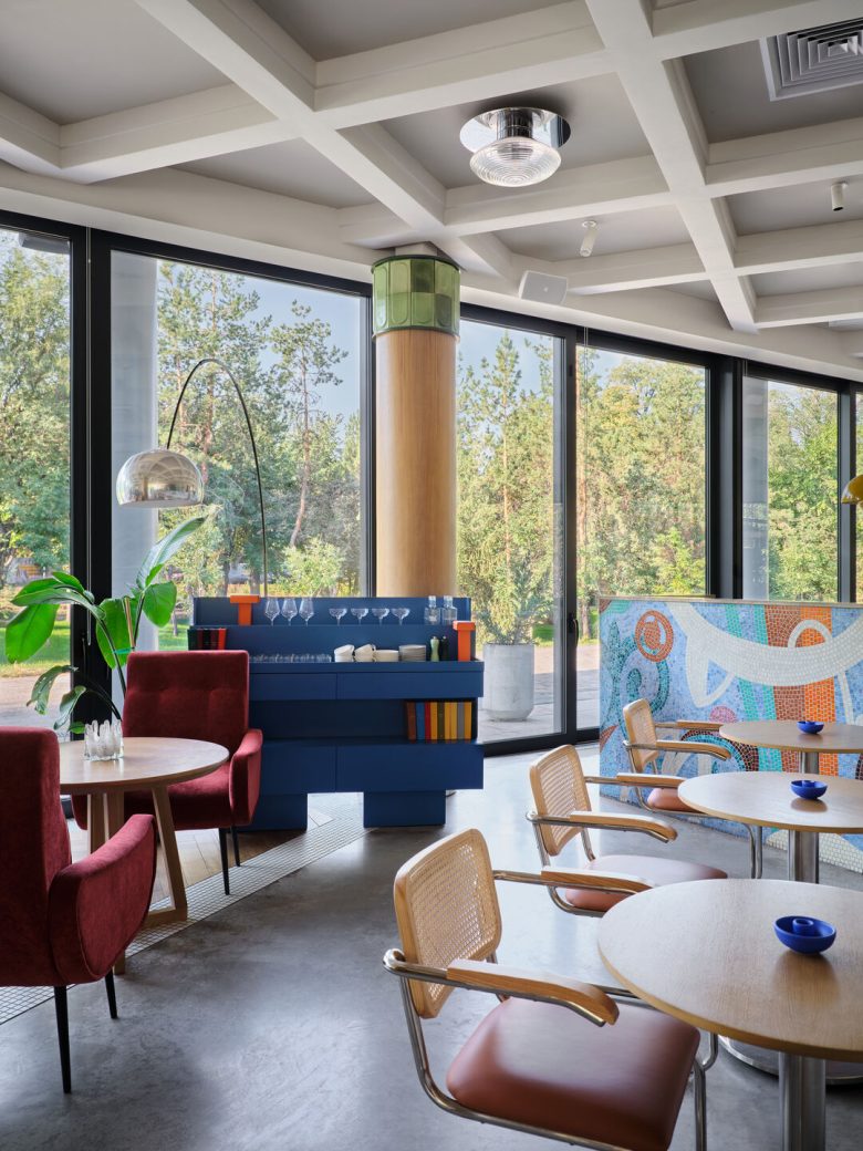 » Aqqu Central Café by Alena Krasatulinа and Vladislav Churikov