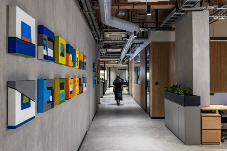 » Invengene Research & Development Office by Studio27