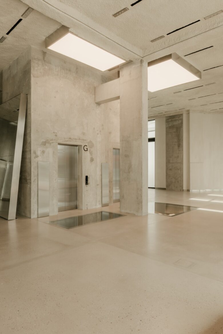 » Ounass Stage by VAUST Studio